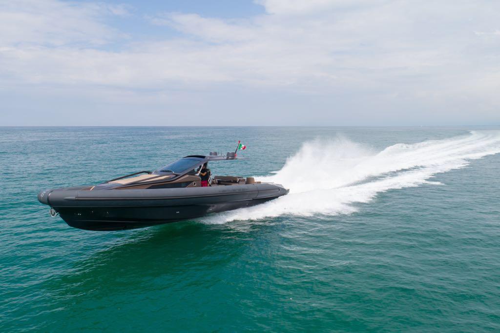 Pressmare | The new born in the Anvera range: the new Anvera 42 feet