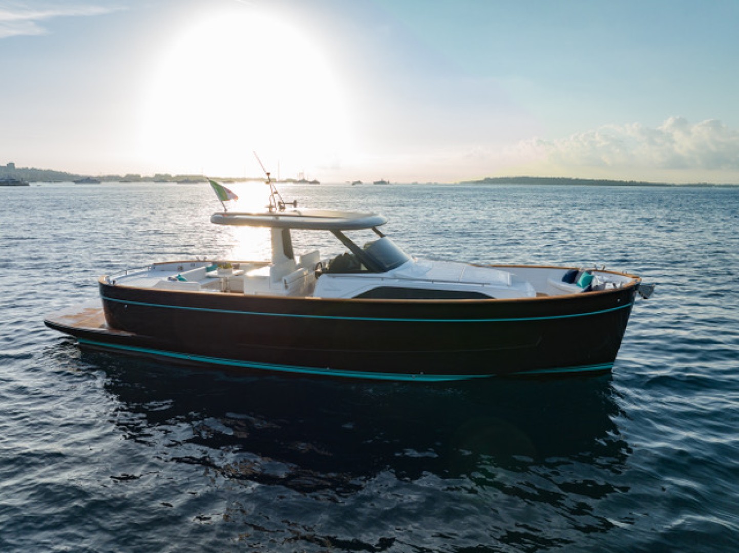 Pressmare | The new Apreamare Gozzo 45 at the Cannes Yachting Festival