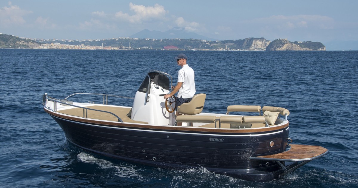 Pressmare | Gozzi Mimì at the Genoa Boat Show with the new Libeccio 11 ...