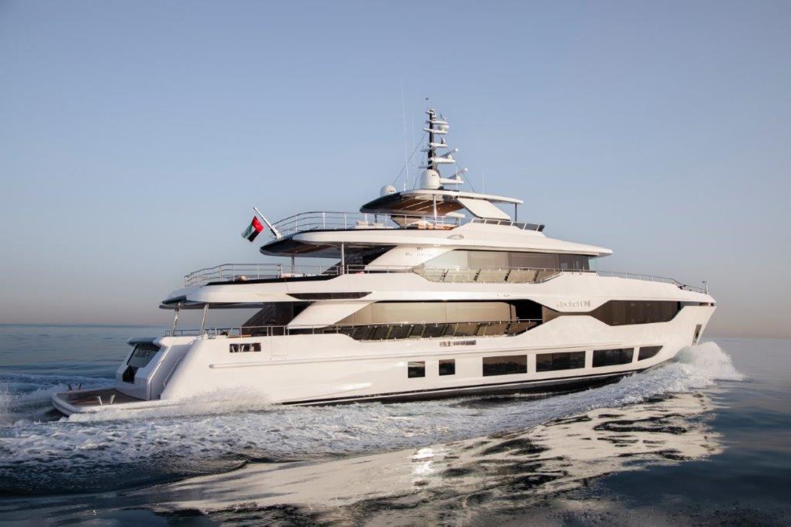 Pressmare | Majesty Yachts fa scalpore con Majesty 120 al FLIBS