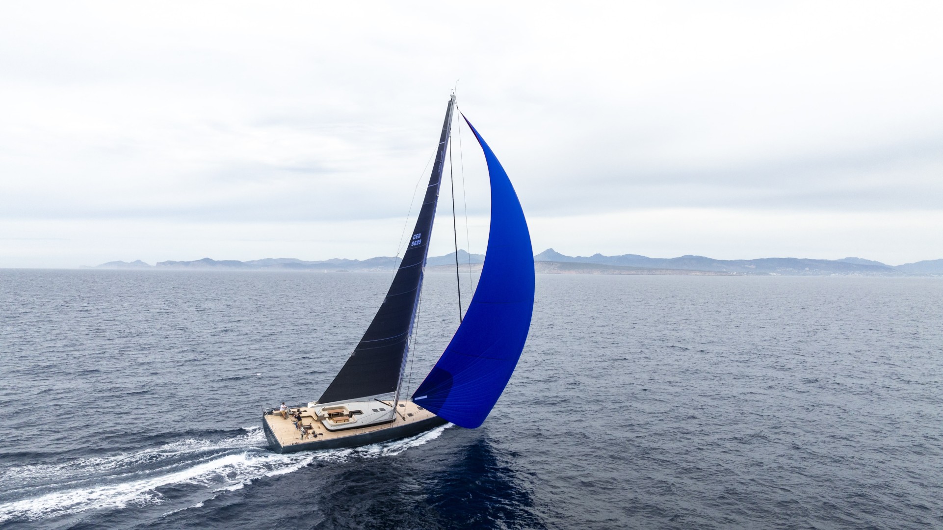 Pressmare | YYachts presents its new groundbreaking Y8 model