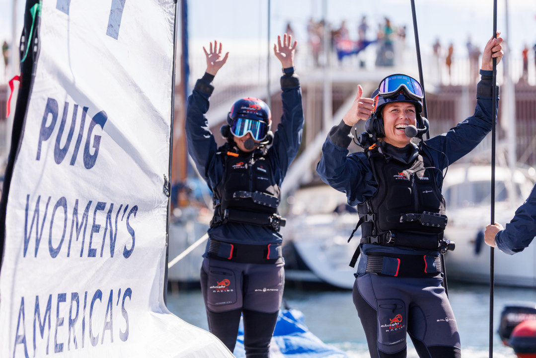 Pressmare | Alinghi Red Bull Racing rise to the challenge in historic ...