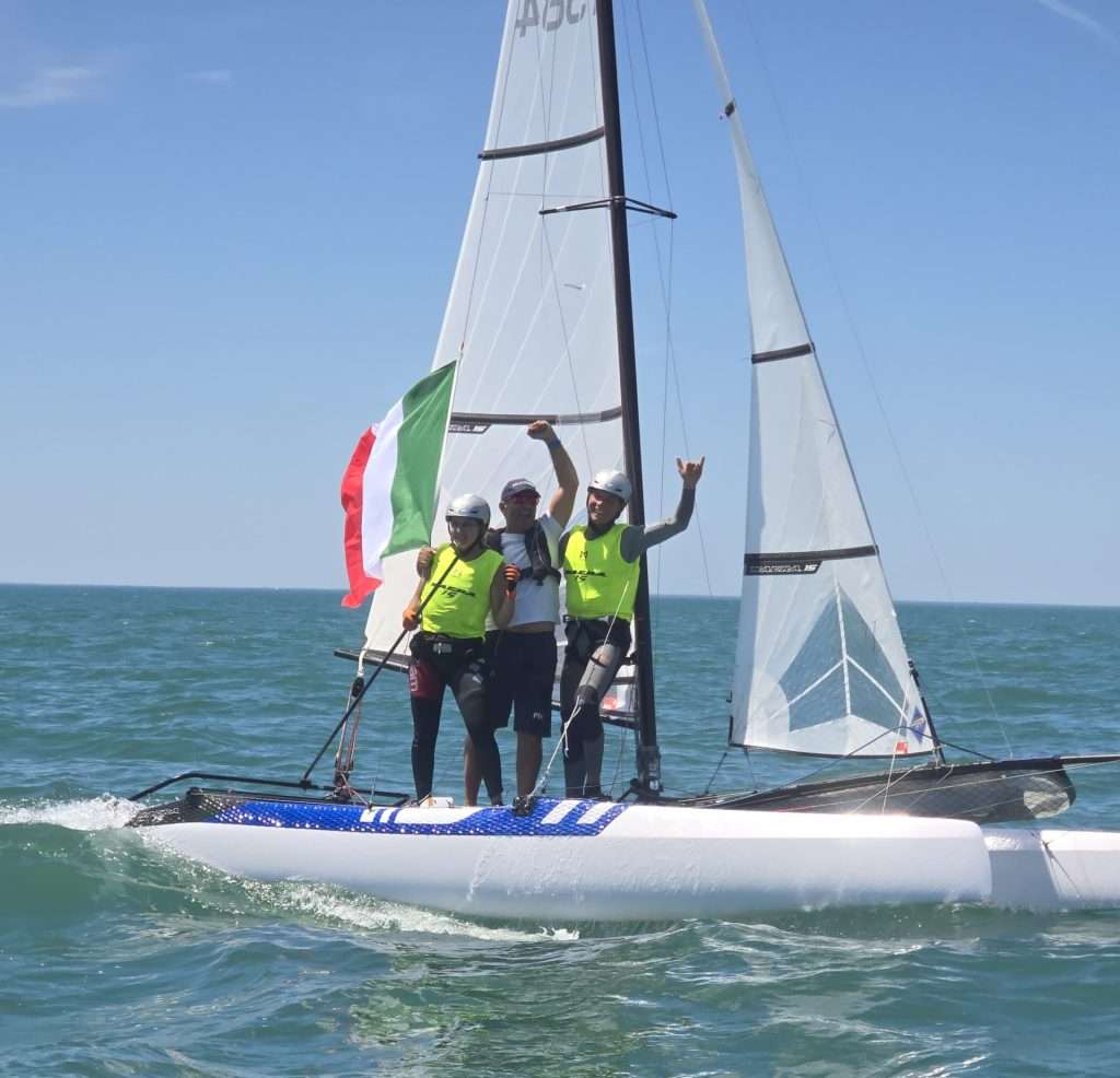 Pressmare | L’Italia trionfa al Mondiale Nacra 15: Sirena e Dessy ...