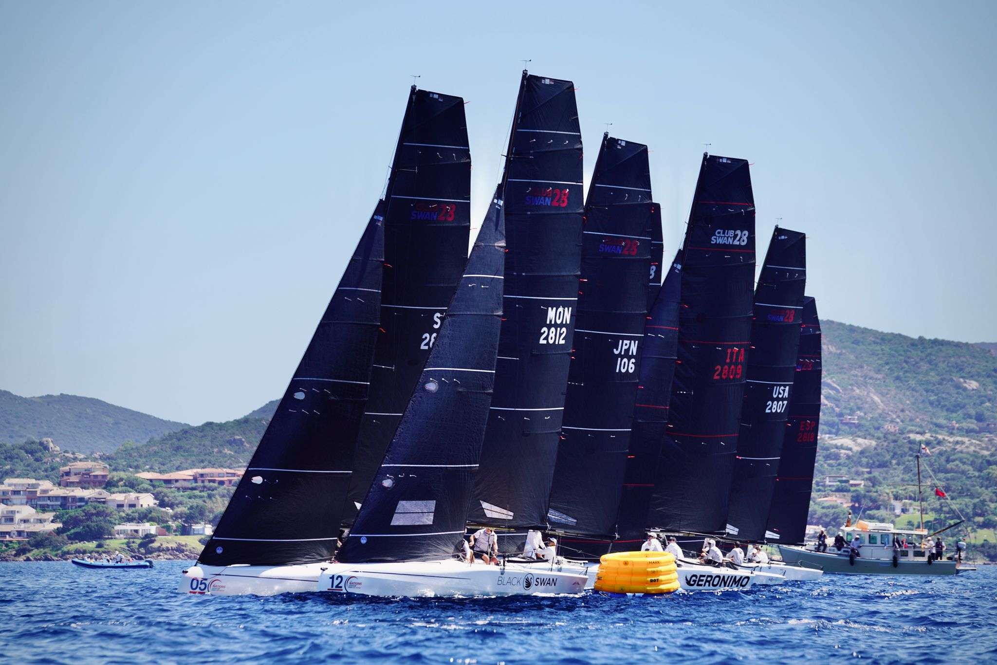 Pressmare | Swan Challenge, spettacolo a Porto Rotondo: lo Yacht Club ...